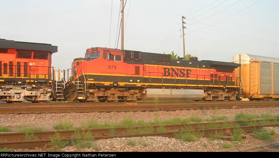 BNSF 979